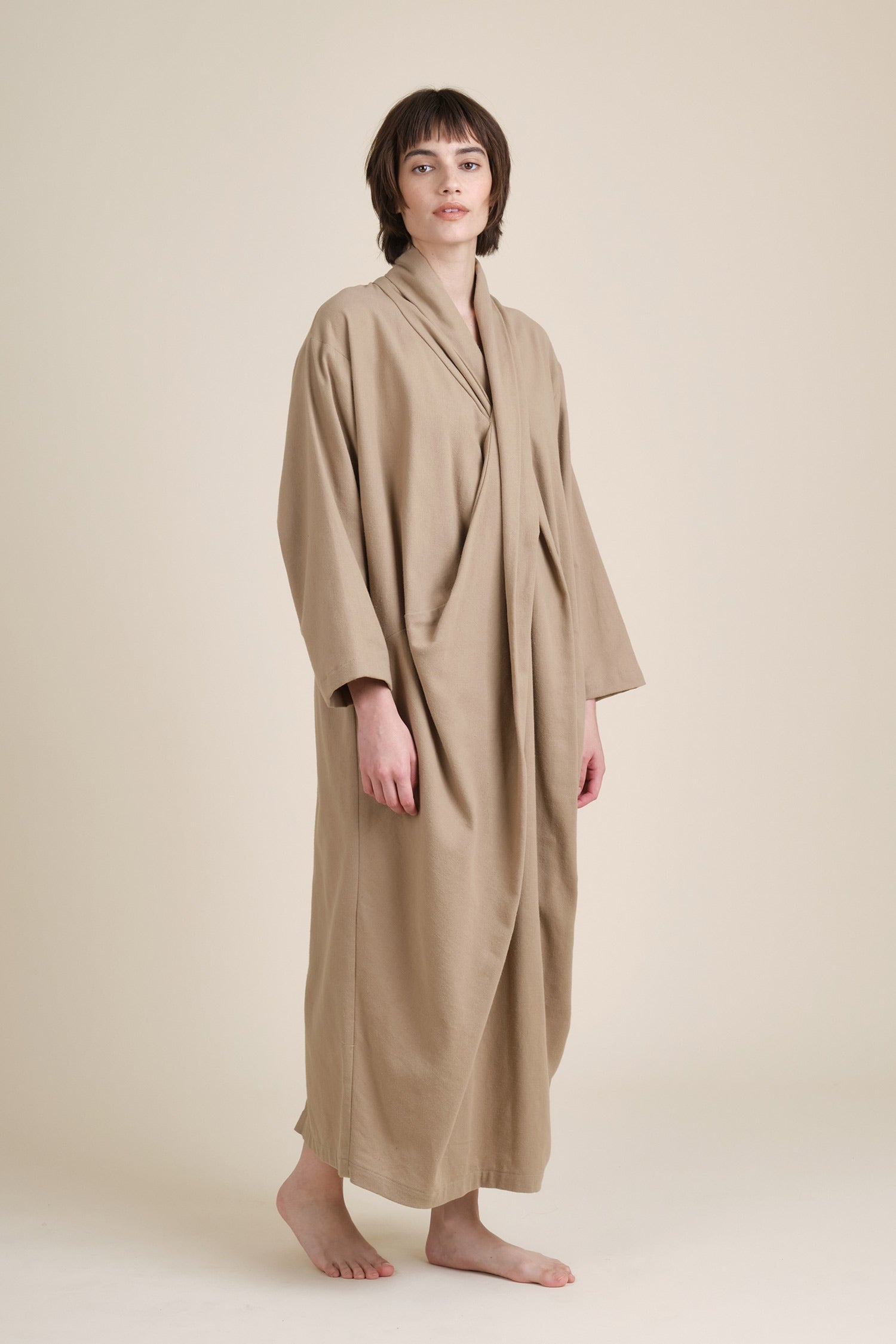 DRESSES – BLACK CRANE